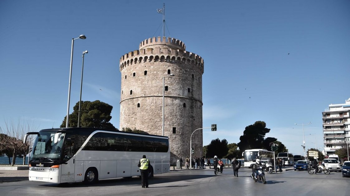 Θεσσαλονίκη: Κατέρρευσε οδηγός των ΚΤΕΛ κατά τη διάρκεια δρομολογίου ...